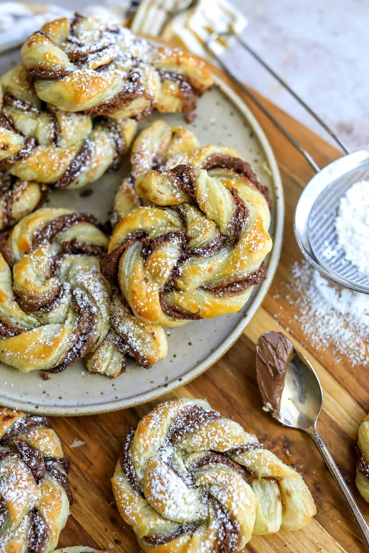 Delicious Nutella Desserts and Snack Recipes - Easy Nutella Recipes To Make